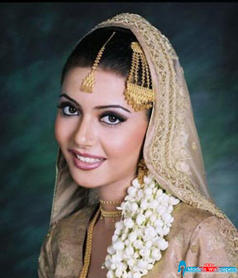 models Accessories: Nida Yasir