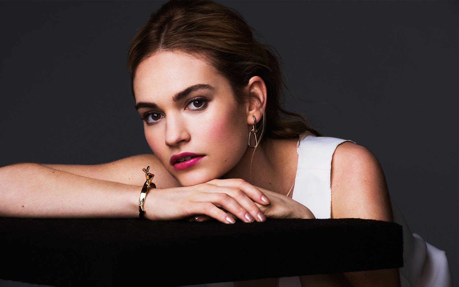 5 razones para seguir a… Lily James