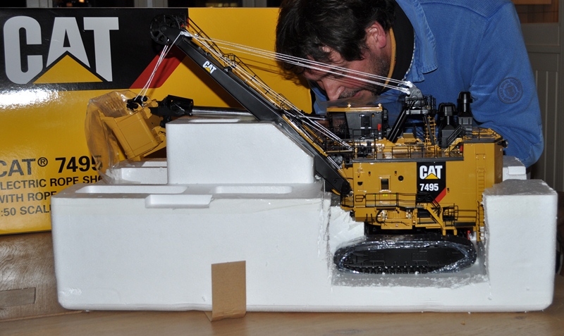 MiniMovers: LATEST ADDITION! Caterpillar 7495 [TWH 1:50]