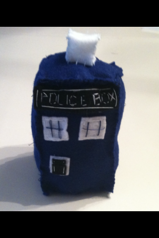 Doctor Who: Whovains : Who Crafts: Plush TARDIS