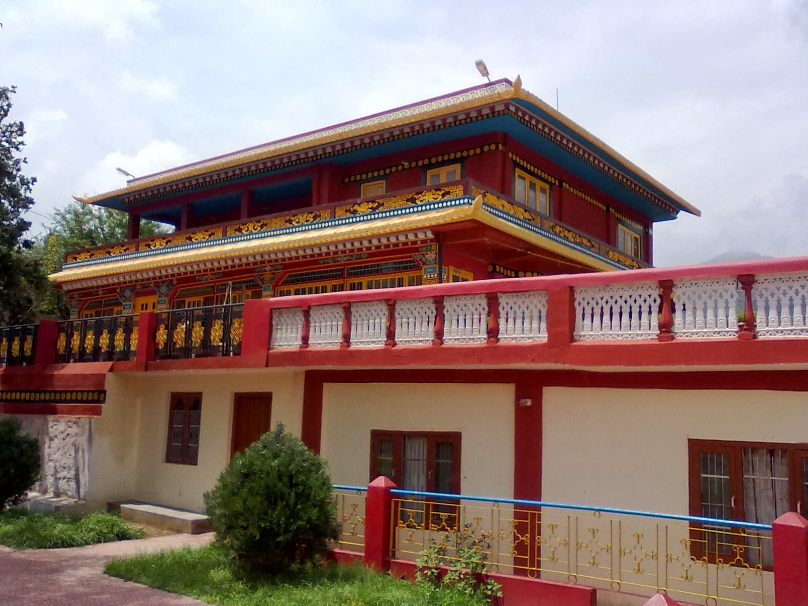 Ek raahi: Menri Monastery (Yungdrung Bon Monastery)