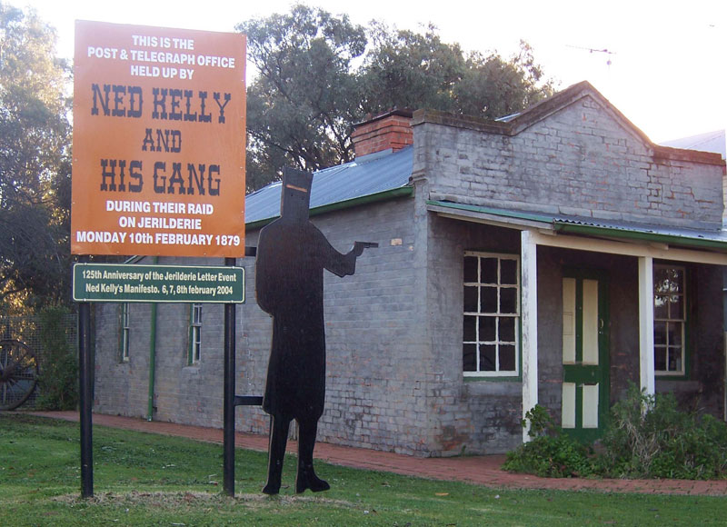 Bank Robbery by Human Shield : Not so Brave Ned Kelly – Ned Kelly The ...