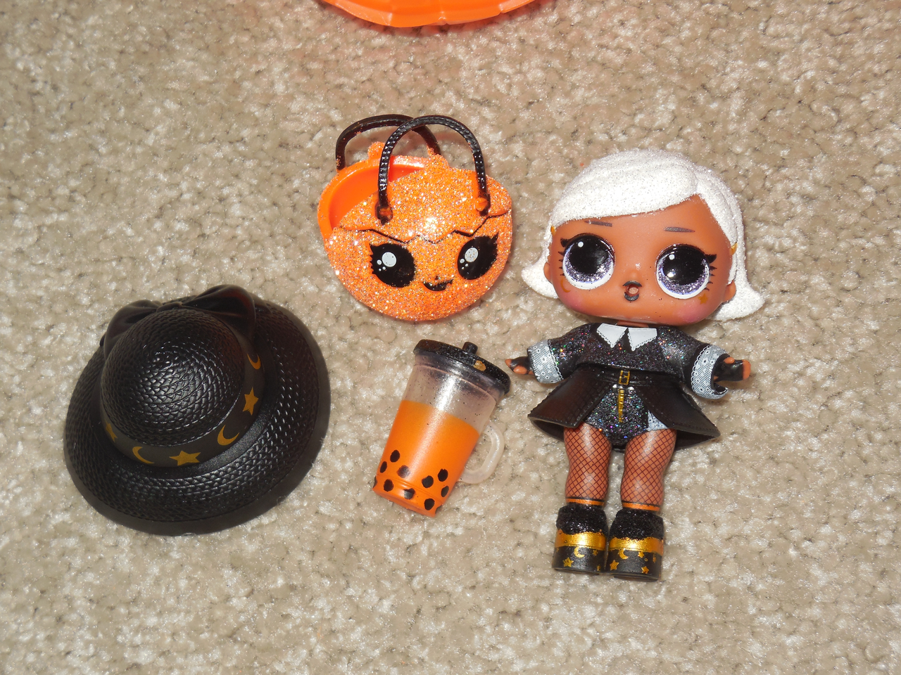 Veni Vidi Dolli: REVIEW: LOL Surprise Spooky Sparkle