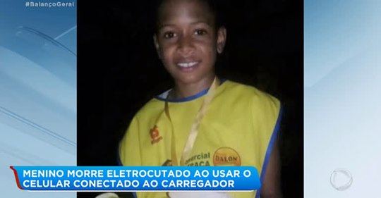 BLOG DO CLEUBER CARLOS: Menino morre eletrocutado após usar celular ... BLOG DO CLEUBER CARLOS: Menino morre eletrocutado após usar celular ...