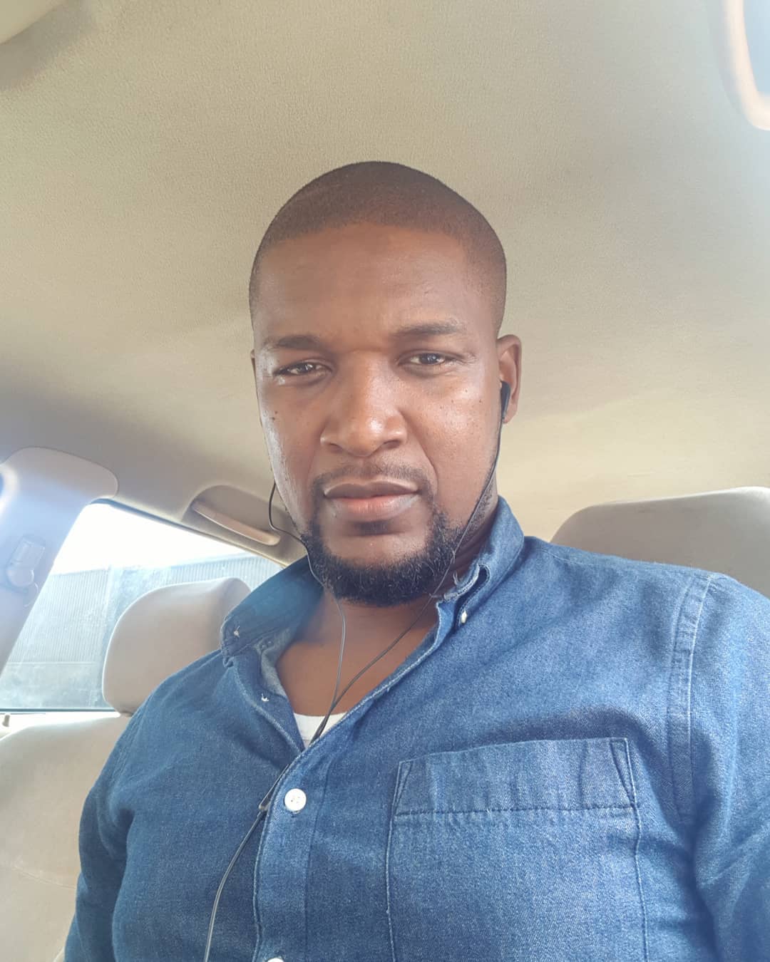 House, Cars: Wole Ojo lives in a nice apartment and drives nice car.