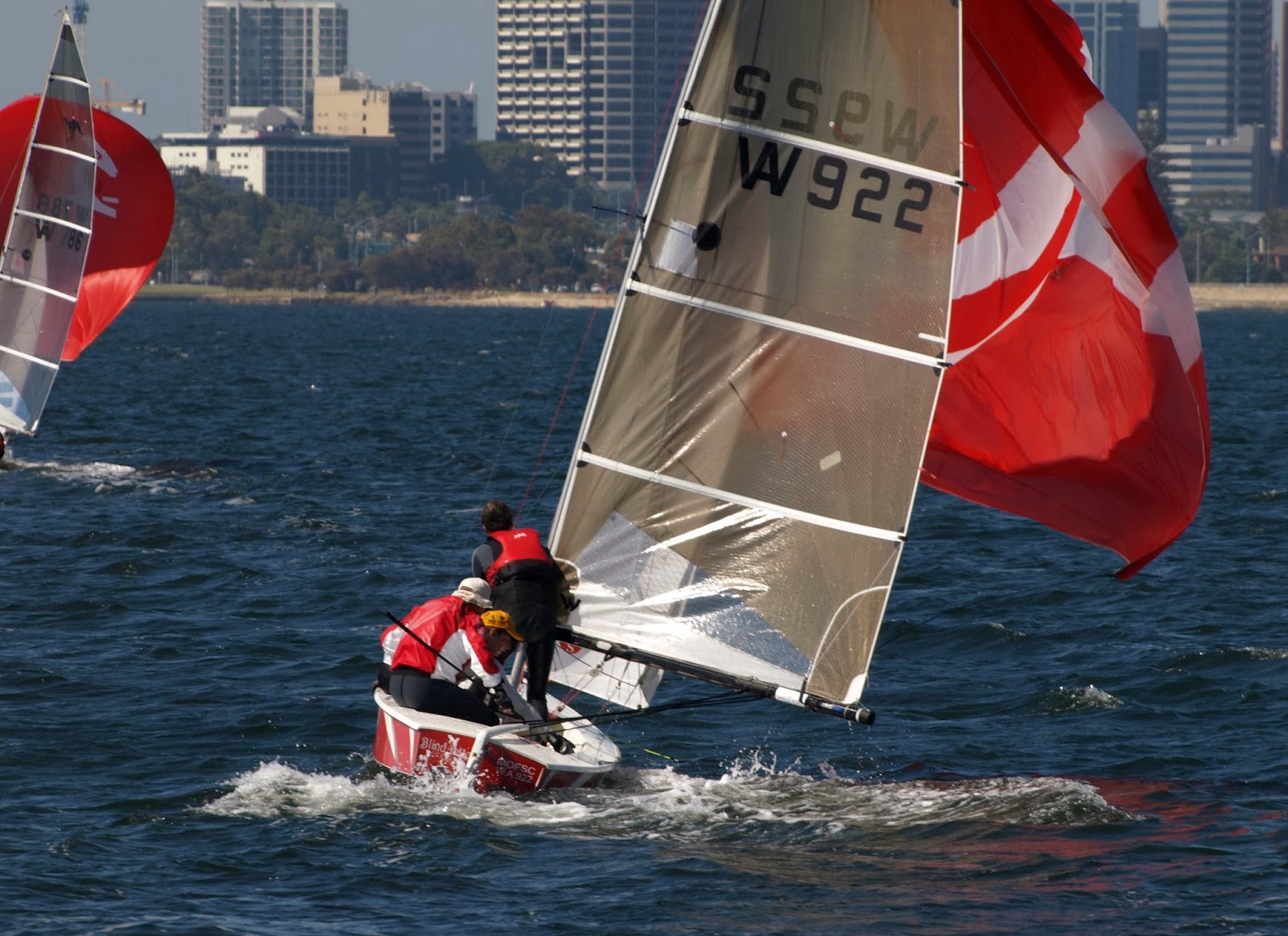 Observations in an undemocratic world: Australian Lightweight Sharpie ...