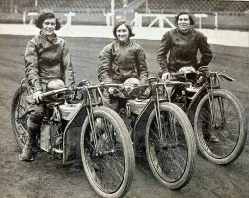 POPPA WHEELIE: Speedway Girls on their Douglas Racers, 1929.