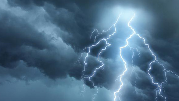 Tips Menghindari Sambaran Petir Di Area Terbuka | Master Petir