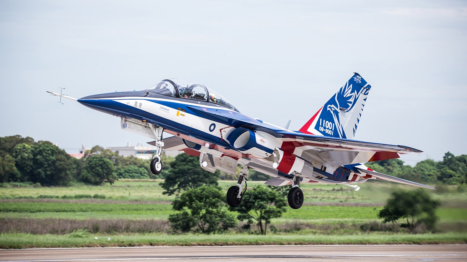 Military and Commercial Technology: Taiwan's New T-5 Brave Eagle ...