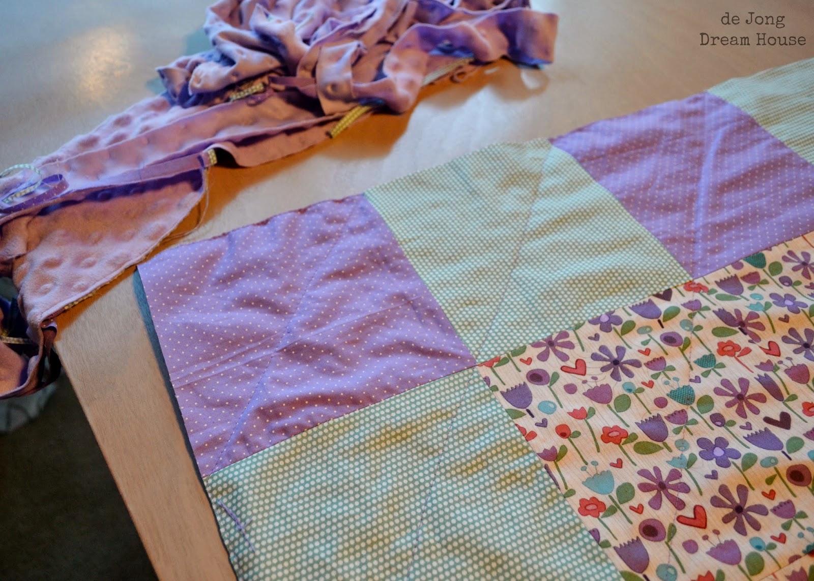 de Jong Dream House: Quilt #6: Molly's Monogram Quilt