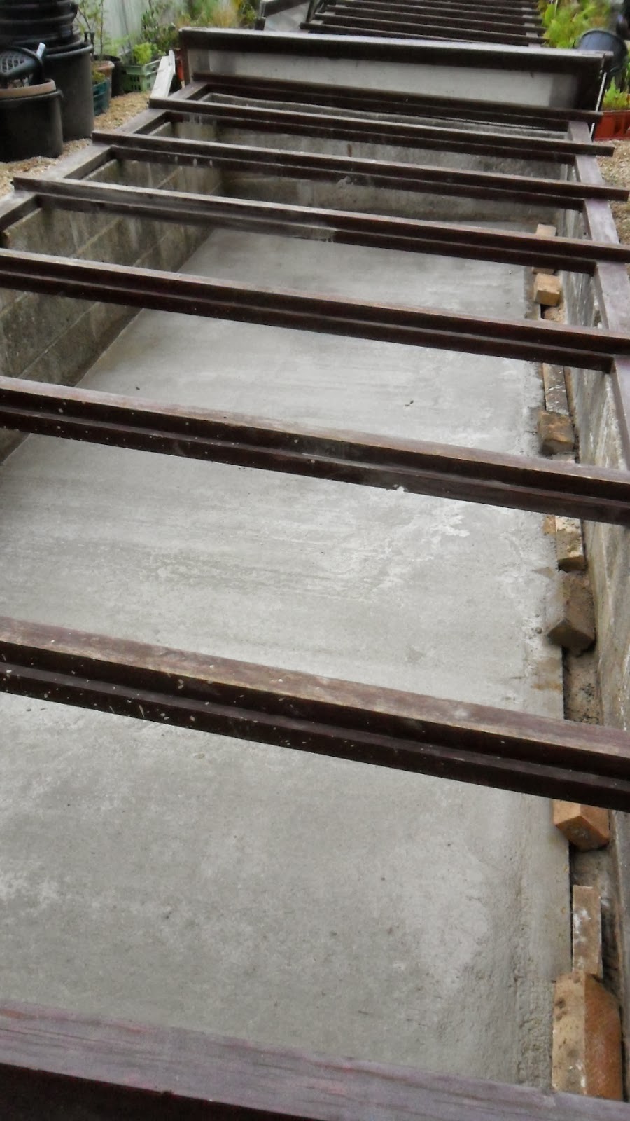 Worcester College Gardeners 2009-2018: Another Concrete Cold Frame Base