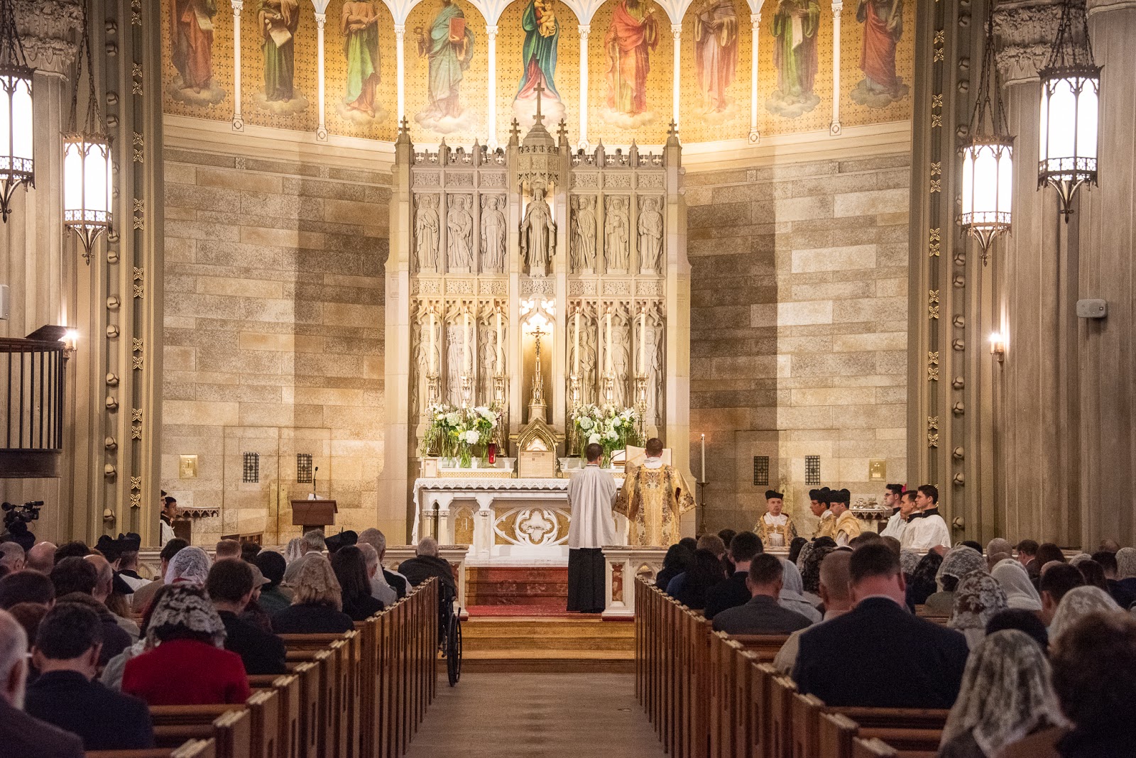 New Liturgical Movement: Photos of FSSP First Mass in Providence, RI
