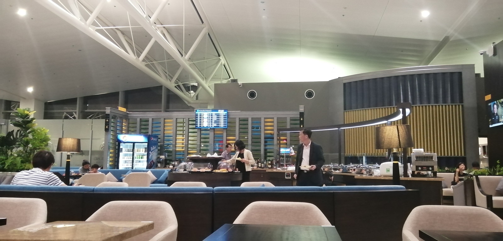 ハノイ国際空港 「SONG HONG BUSINESS LOUNGE」利用レビュー|さんちょくログ