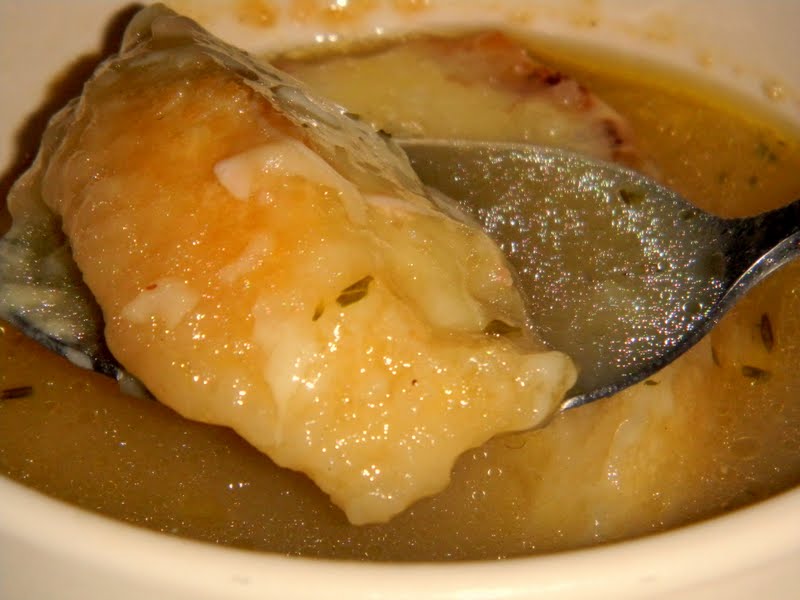 Magie in bucatarie...: Supa de ceapa frantuzeasca