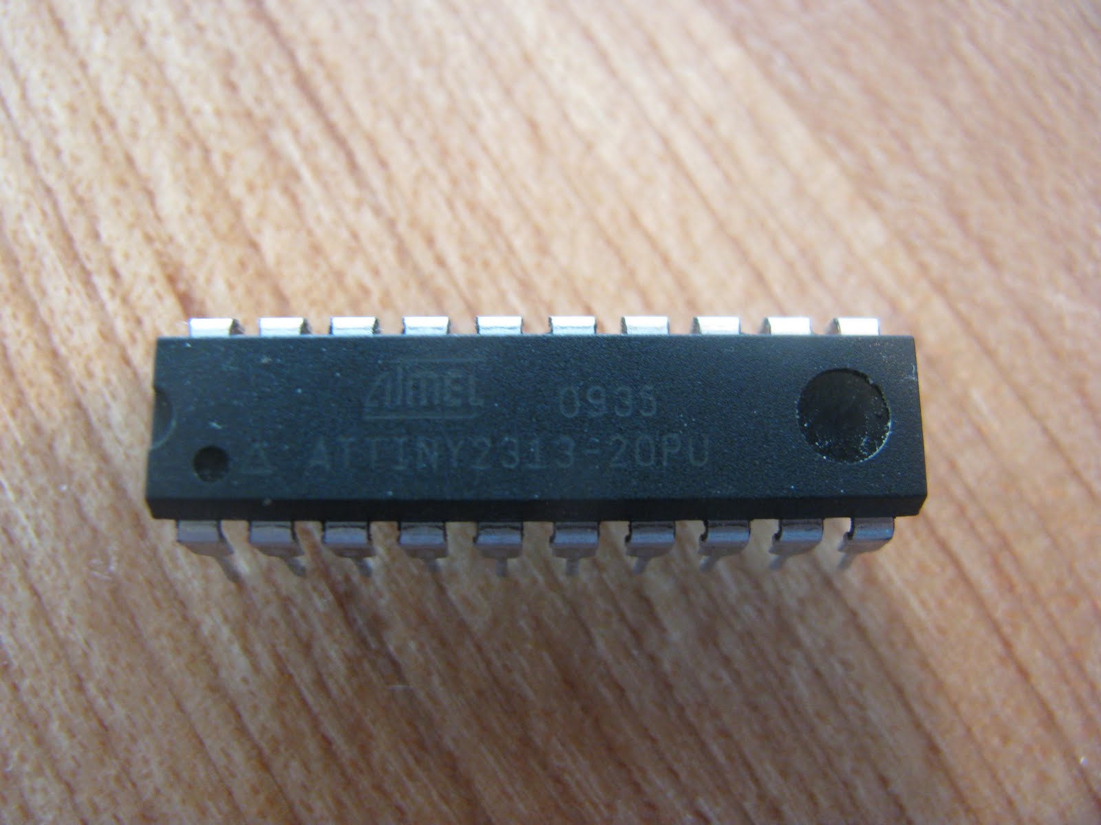 ToasterBotics: ATTiny2313 with Arduino