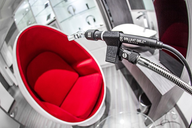 mylifestylenews: SMILE BAR @ First On-The-Go Teeth Whitening Service In ...