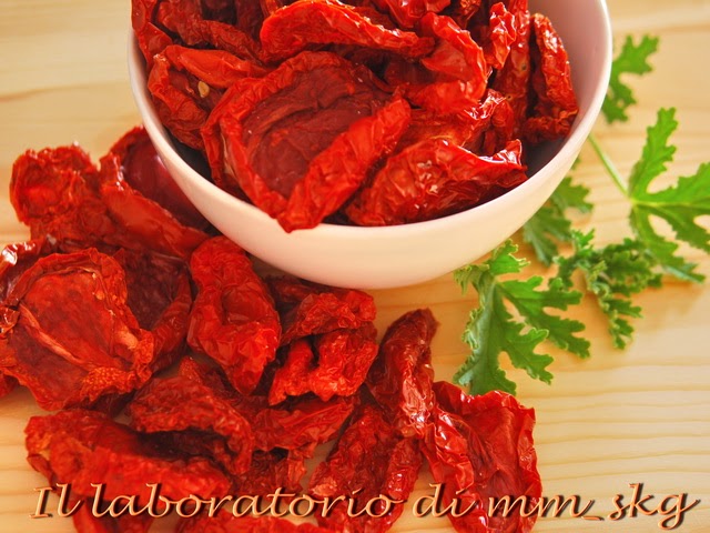 IL LABORATORIO DI MARINA: ΦΤΙΑΧΝΩ ΛΙΑΣΤΕΣ ΝΤΟΜΑΤΕΣ // POMODORI ...