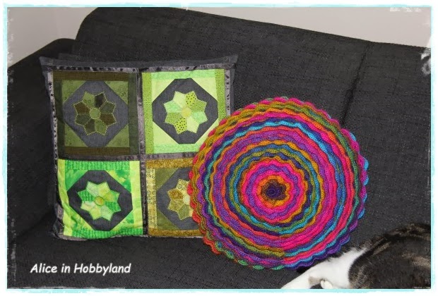 Alice in Hobbyland: Blooming Flower Cushion ~Attic 24