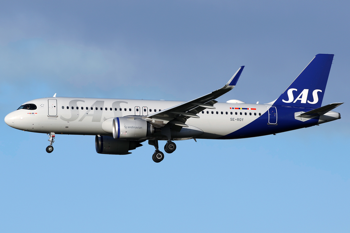 WORLD AIRCRAFT IMAGES by Terry Wade: SE-ROY A20N SAS EGLL (London ...