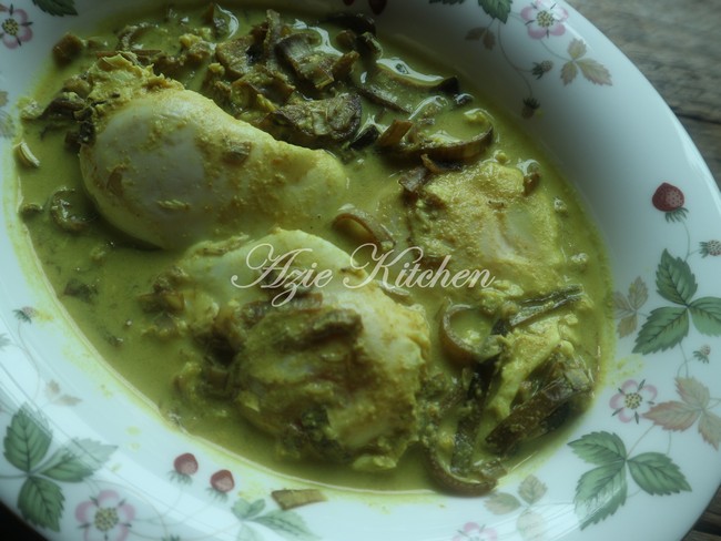 Masak Lemak Cili Api Telur Itik Dengan Jantung Pisang - Azie Kitchen