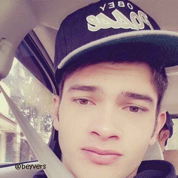 Foto Biodata Kevin Kambey Bara Manusia Harimau ~ Terbaru 2015