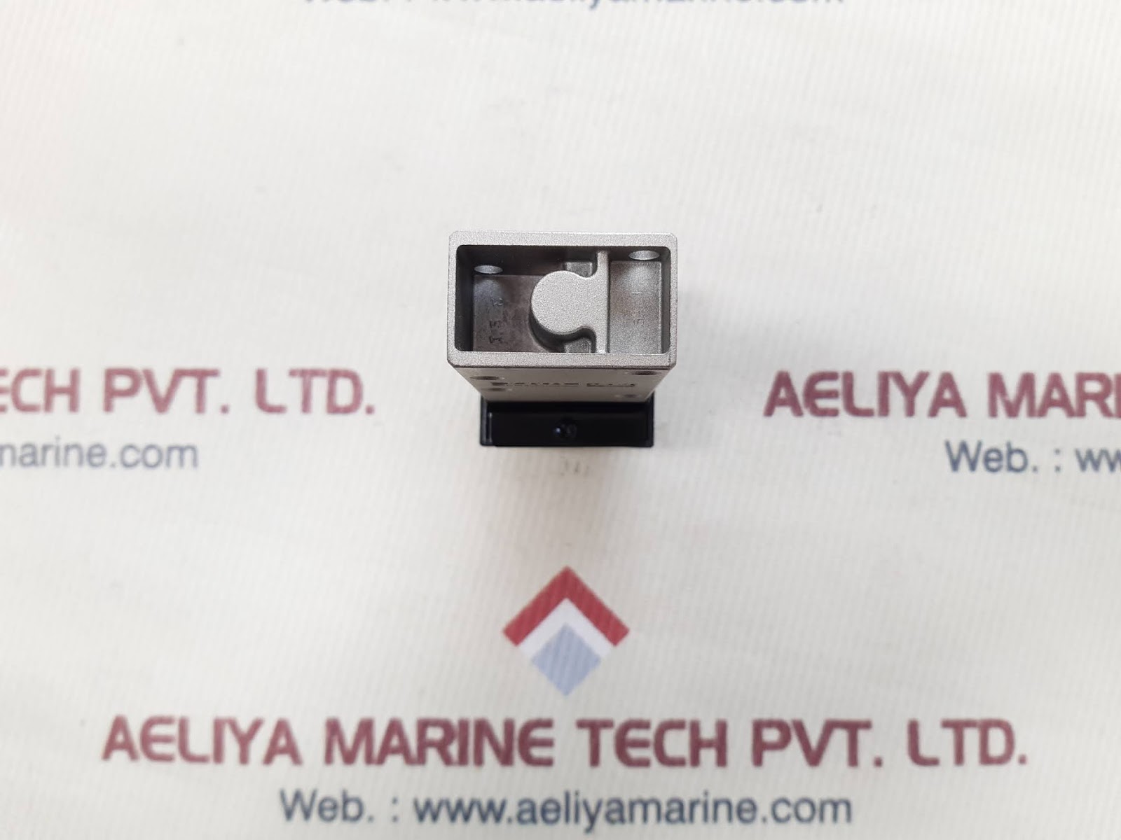 SMC VM4 MECHANICAL VALVE - Aeliya Marine