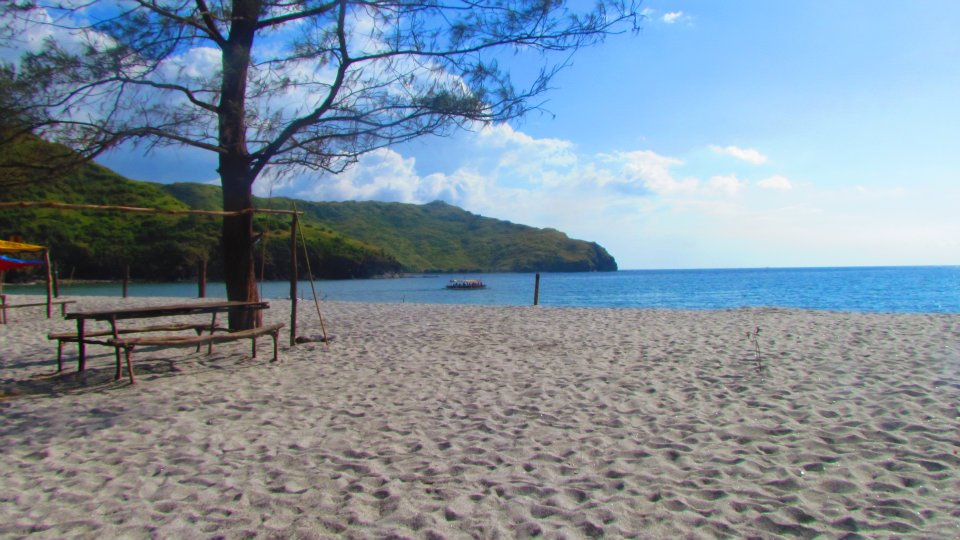 Cheap Accommodation Manila: ANAWANGIN BEACH COVE