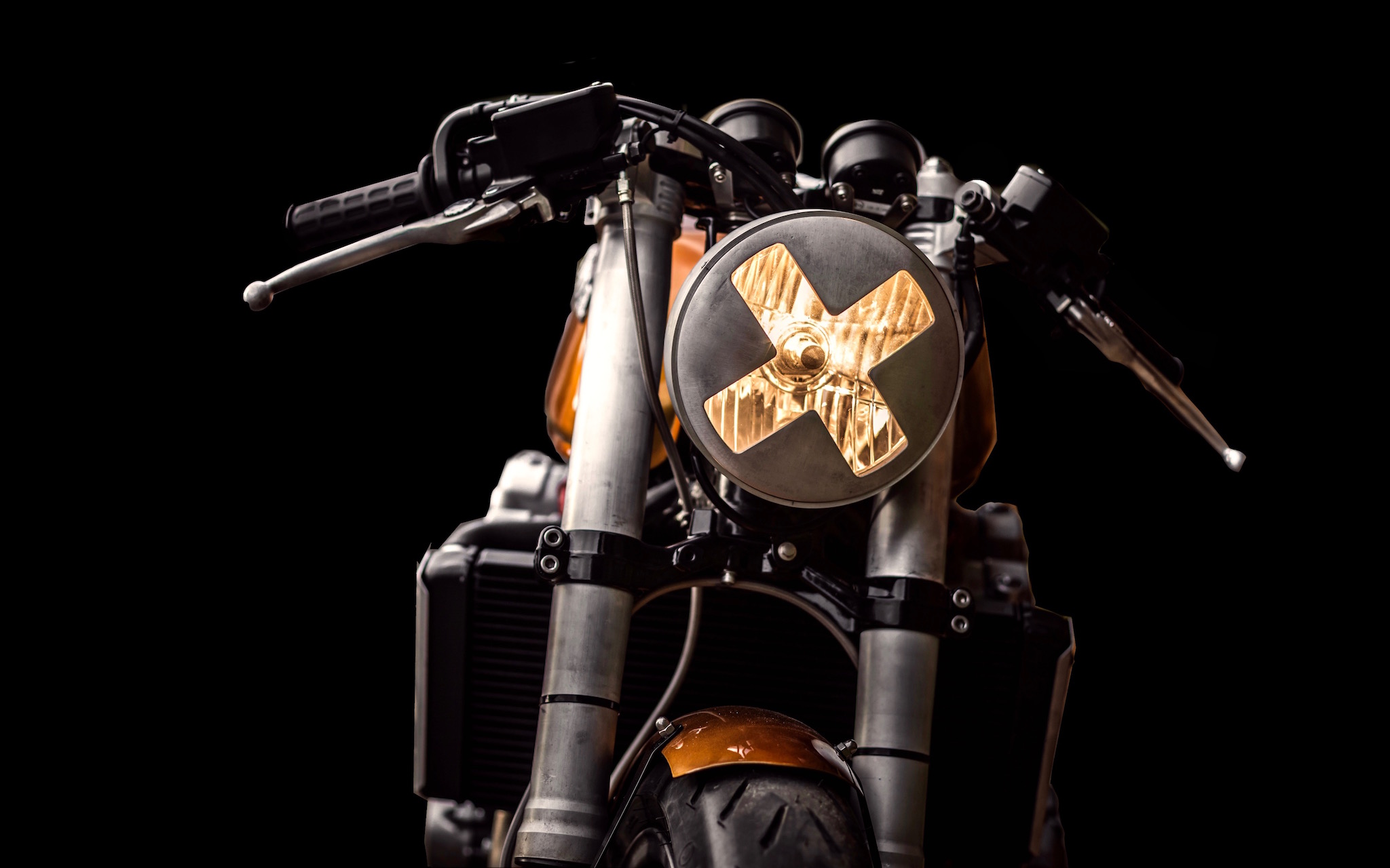 Run Iron CB1300 - Inazuma café racer