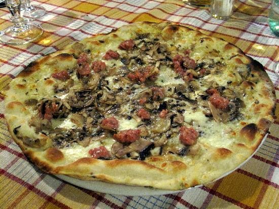 Pizza boscaiola Italian recipe | AgneseItalianRecipes