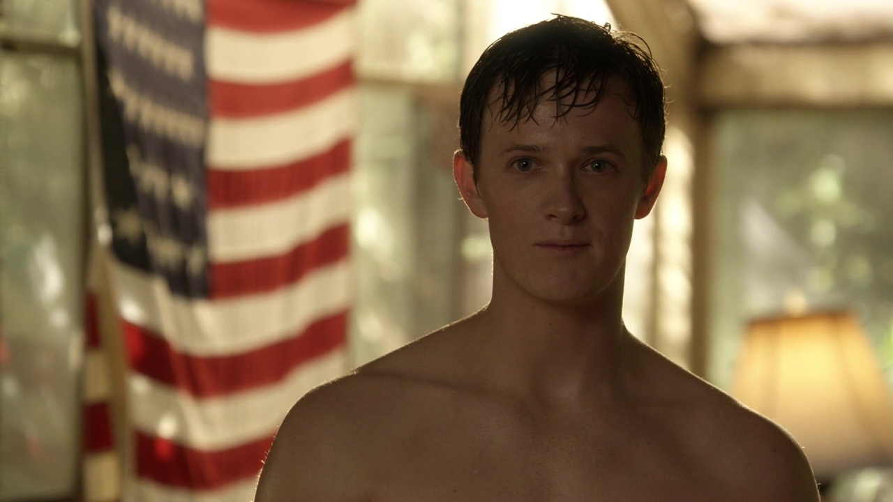 ausCAPS: Ross Philips shirtless in Hart Of Dixie 1-19 "Destiny & Denial"