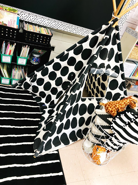 Modern Farmhouse Classroom Tour | The Lemonade Stand