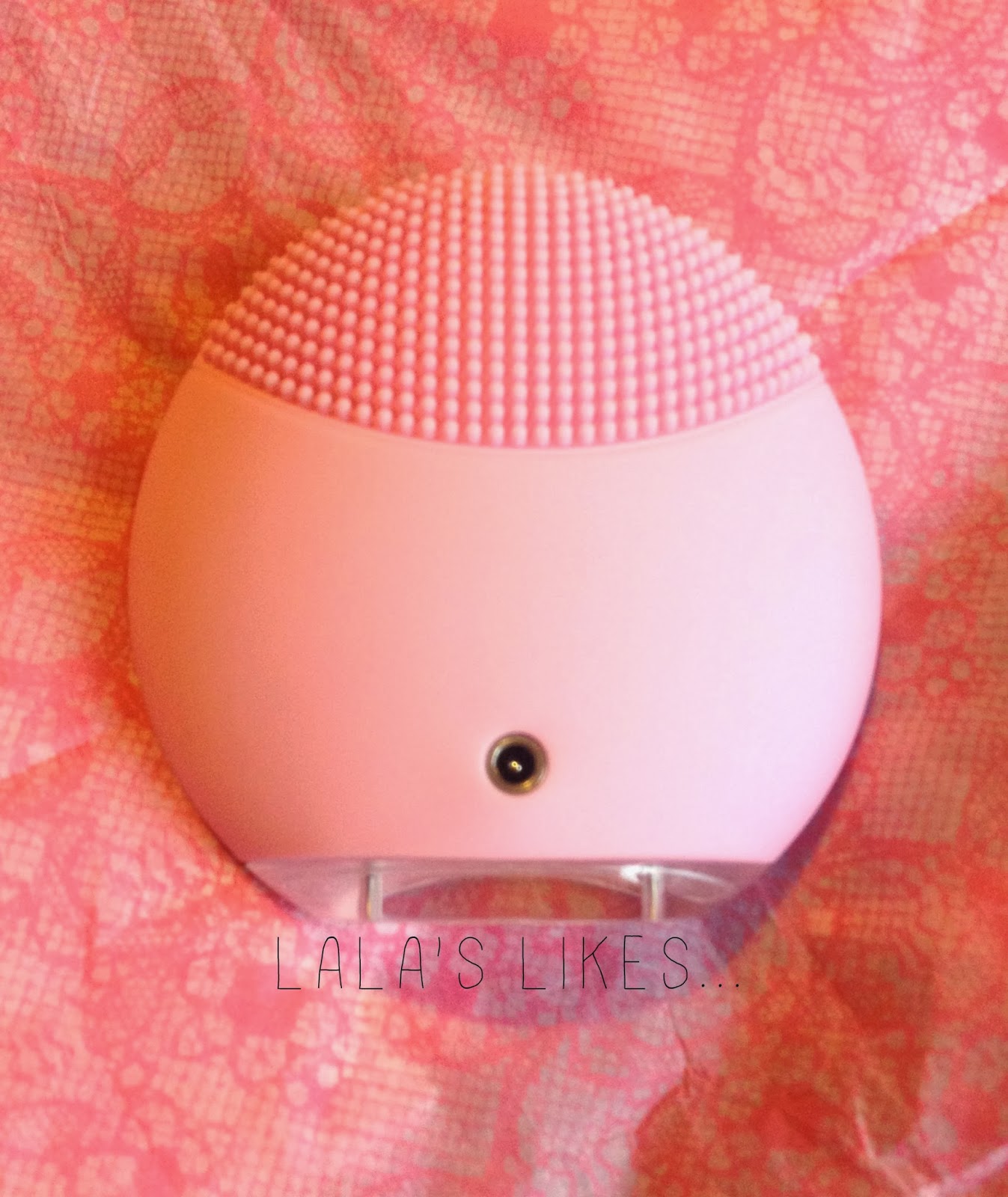 LaLa's Likes...: REVIEW: Foreo LUNA Mini - Revolutionise your Skincare!