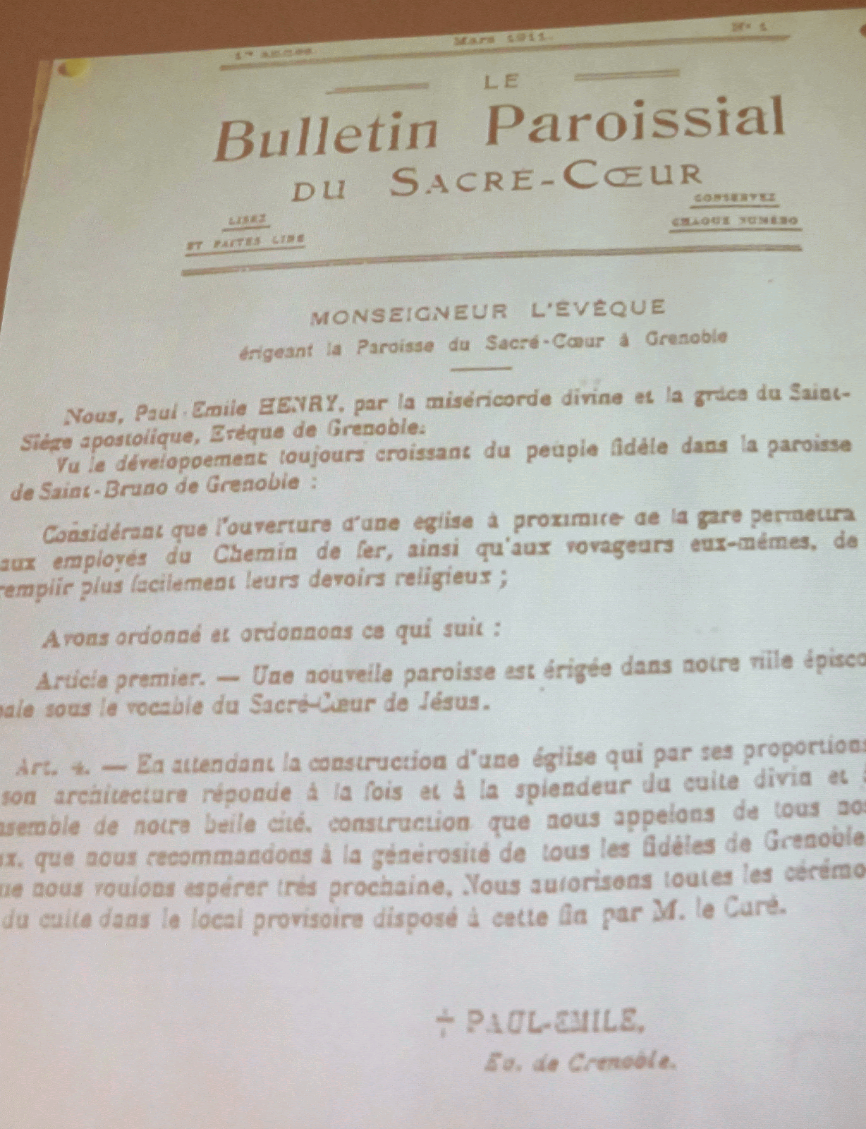 ballades-page3873: Le Sacré Coeur à Grenoble et ses vitraux