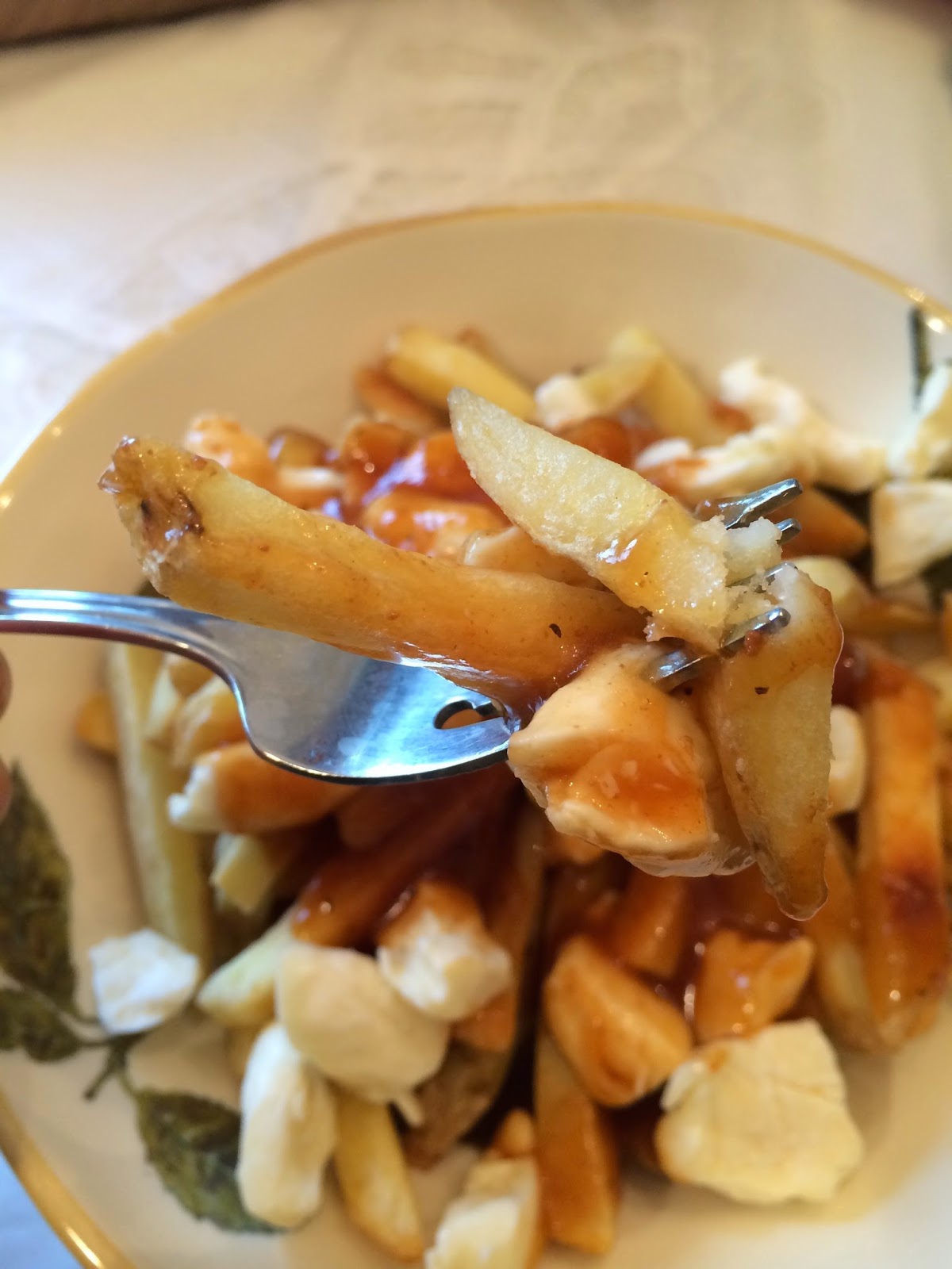 Trader Joe's Poutine / トレーダージョーズのプーティン ~ I'm Made of Sugar! - Chihiro's ...