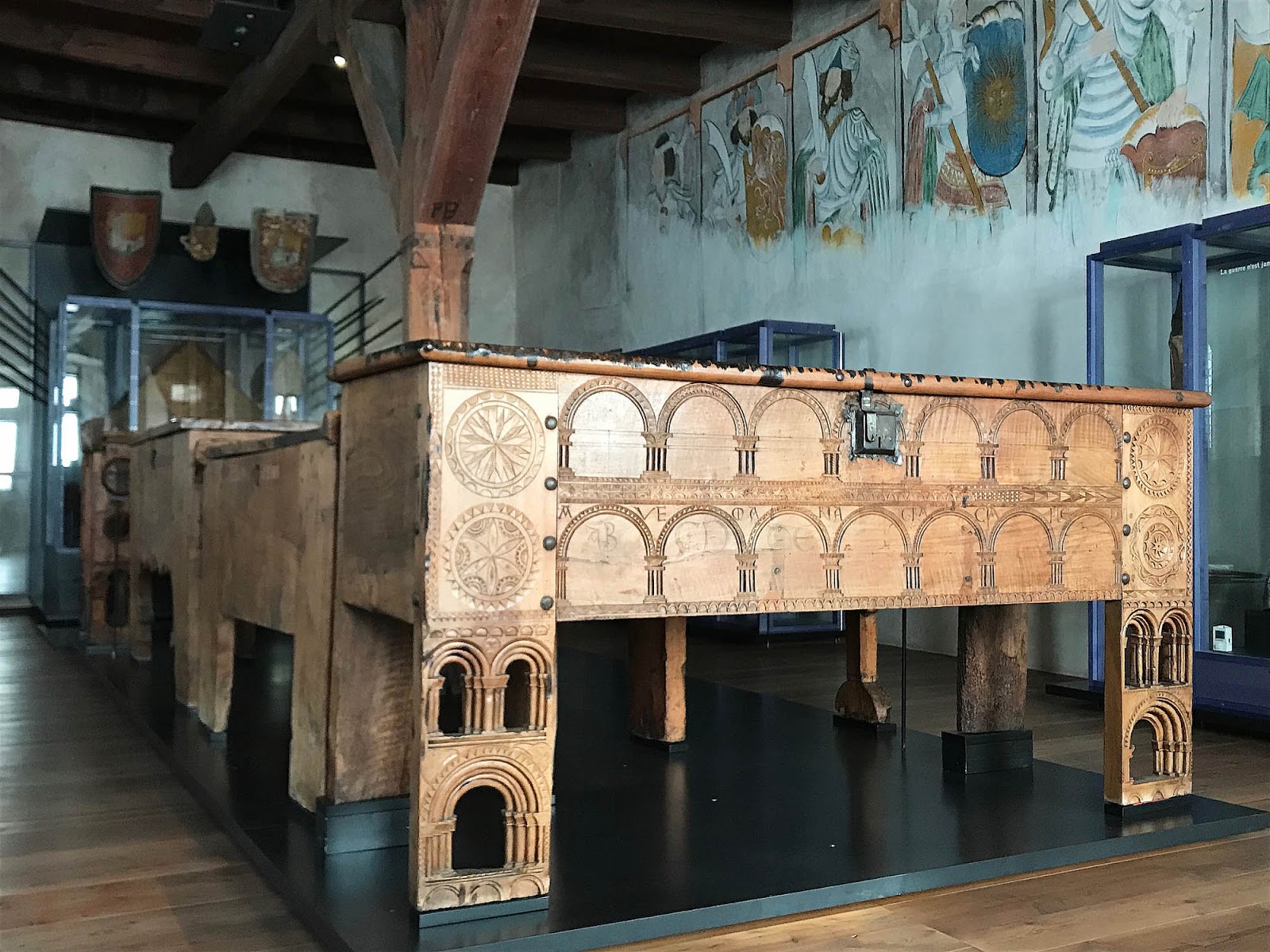 St. Thomas guild - medieval woodworking, furniture and other crafts ...