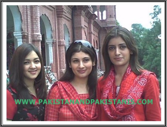 PAKISTAN IMAGES: ISLAMABAD GIRLS