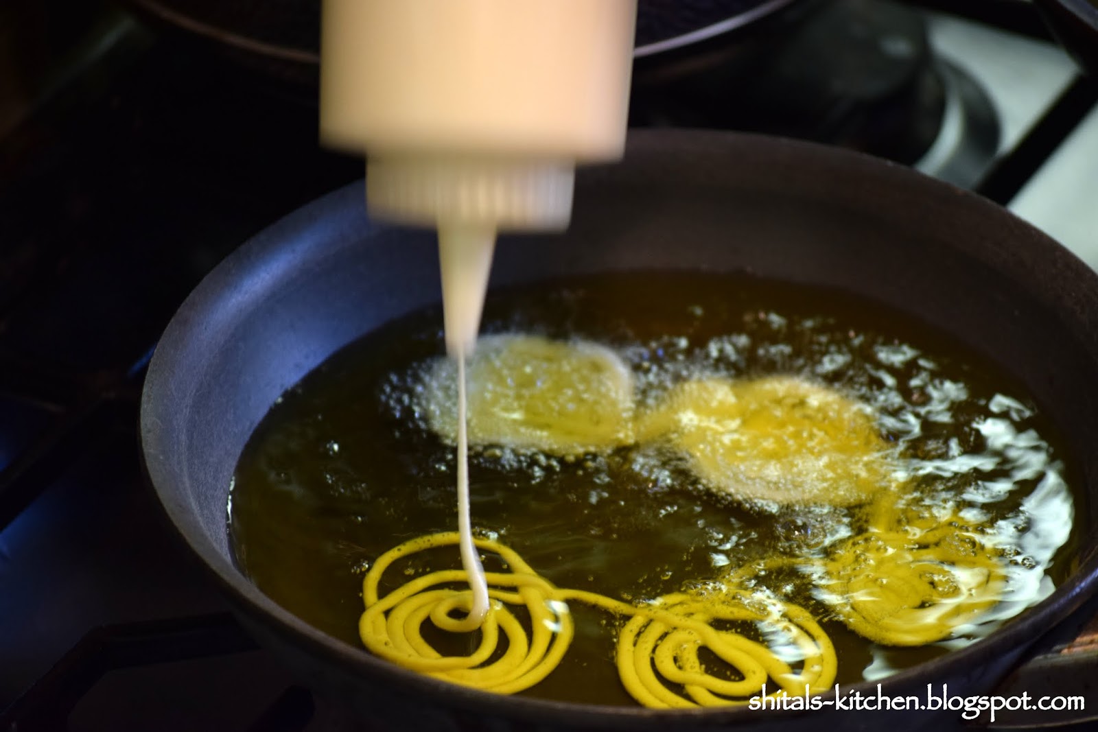 Shital's-Kitchen: Jalebi/ Chocolate Jalebi/Chocolebi