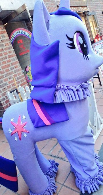 Equestria Daily - MLP Stuff!: Japan Opens Pony Cafe in Tokyo - Plus 52 ...