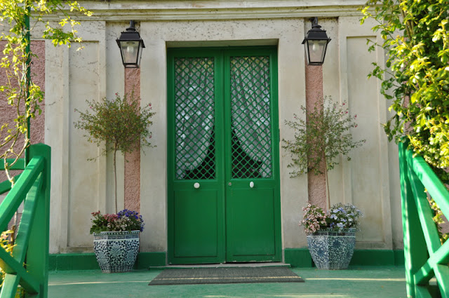 40 examples of colored entrance doors - Lady's Houses