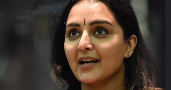 EZHAVA INTERNATIONAL: BITTER FIGHT ... Manju Warrier's complaint to ...