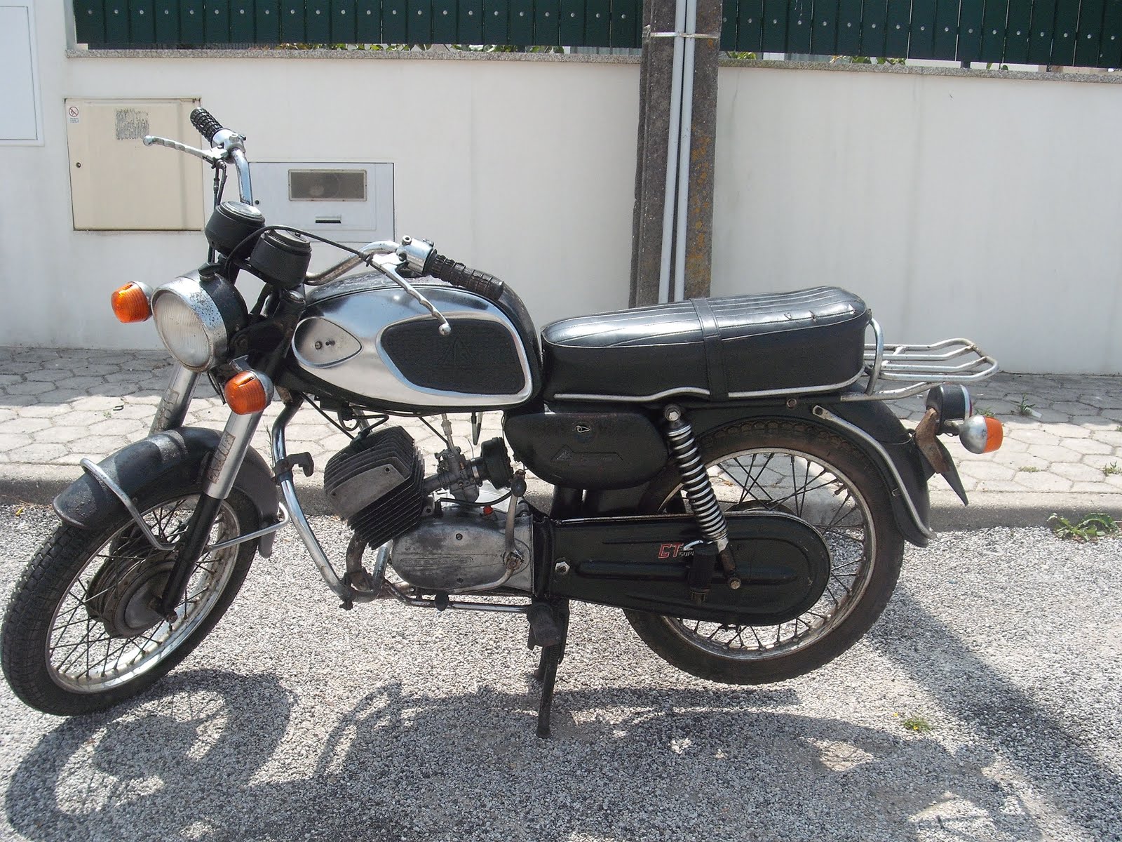 Peças & Motorizadas Antigas .: Motorizada EFS Com Motor Zundapp de 5 ...