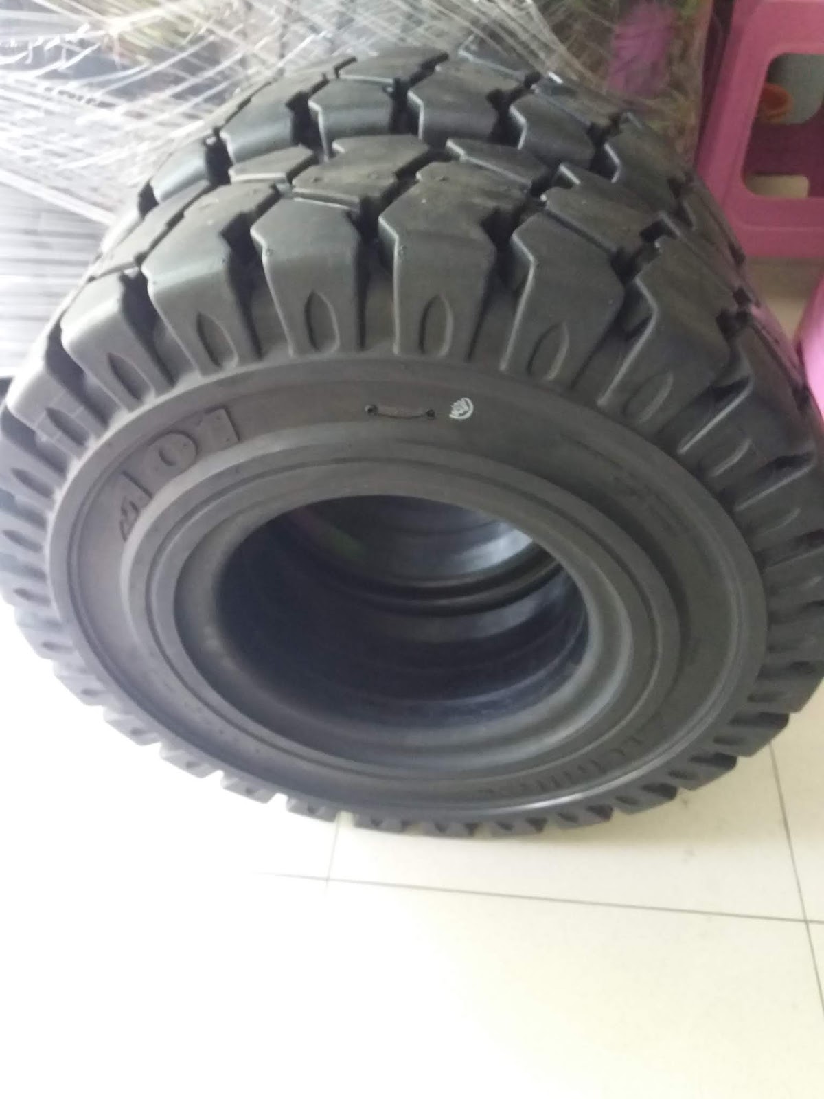 Toko Alat Berat Indonesia: Jual Ban Forklift Solid Achilles