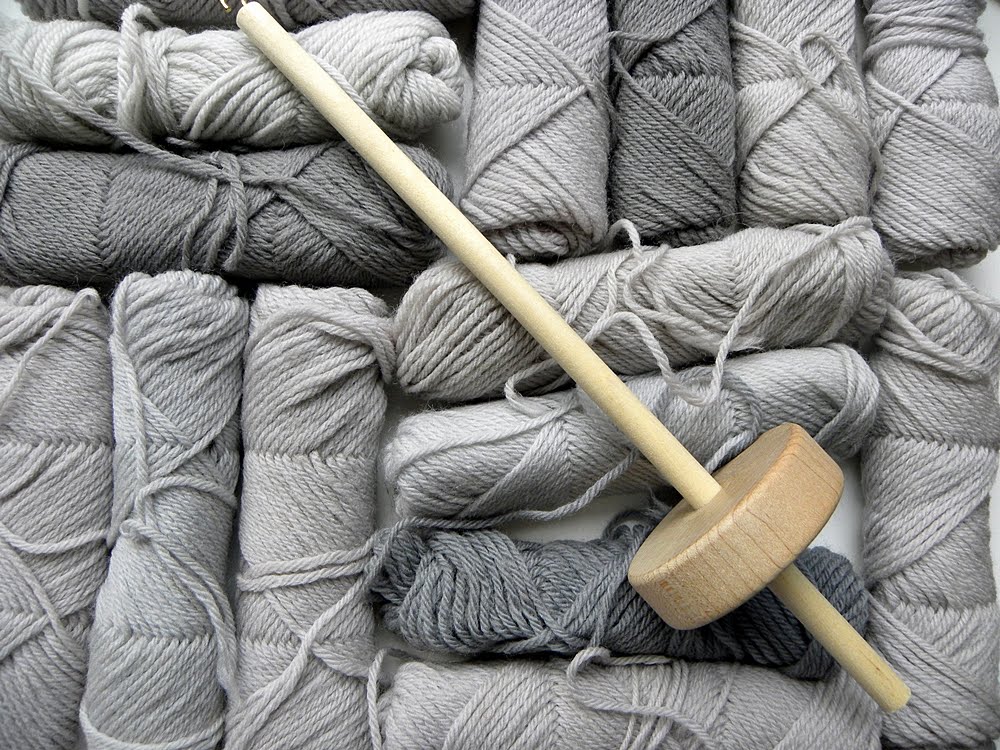 Andrea's Garden: So what's the difference? Top vs. bottom whorl spindles.