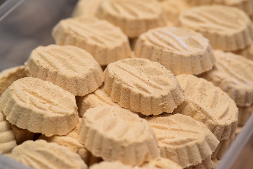 10 KUIH TRADISIONAL DULU-DULU YANG PERLU ADA KETIKA HARI RAYA