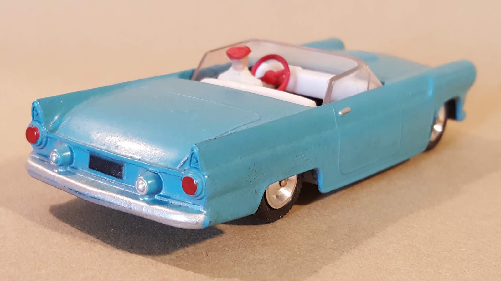 AU JOUET PARISIEN: Solido Modèle n° 113b Ford Thunderbird cabriolet