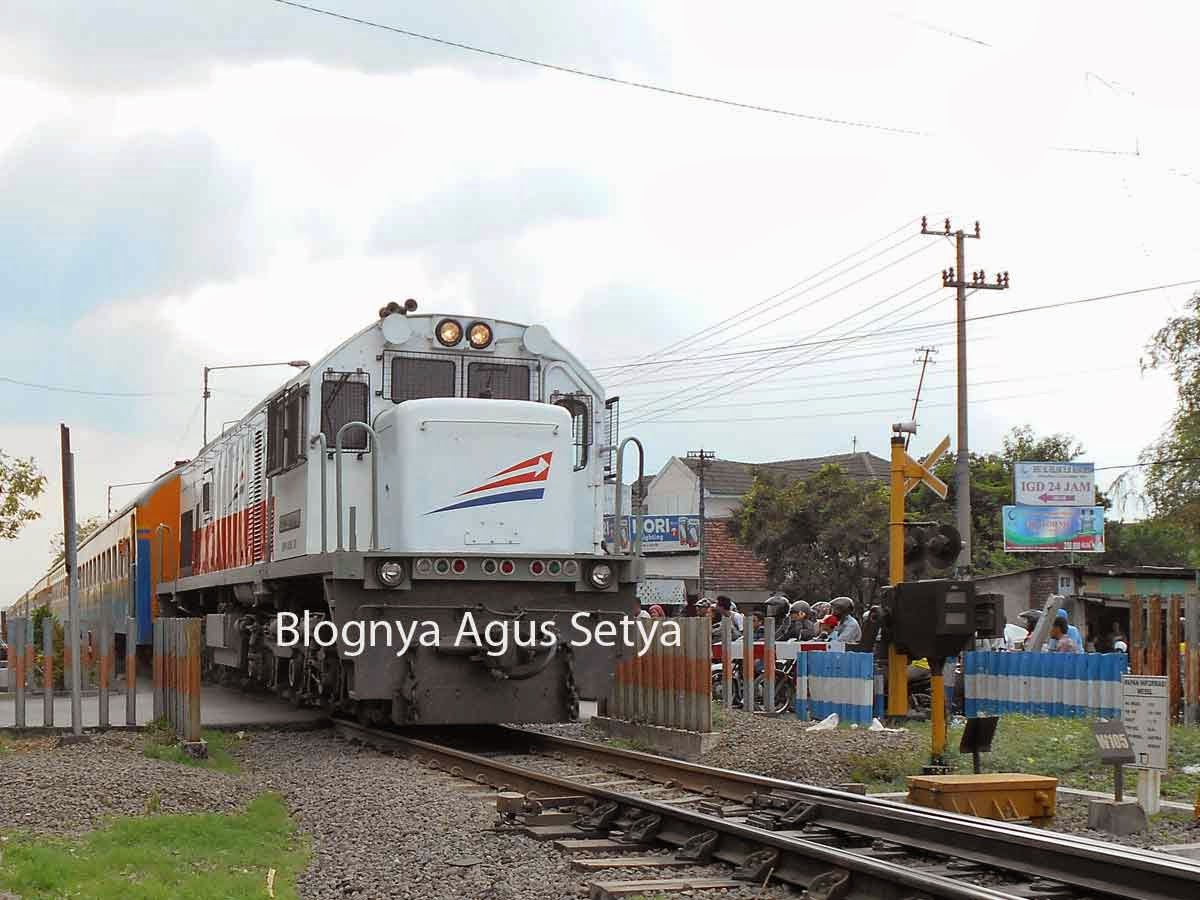 kereta galleri: Ka Probowangi Terbaru