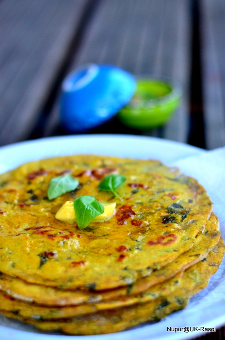 The Veggie Indian: Besan Masala Roti - Spicy Gram flour flat bread