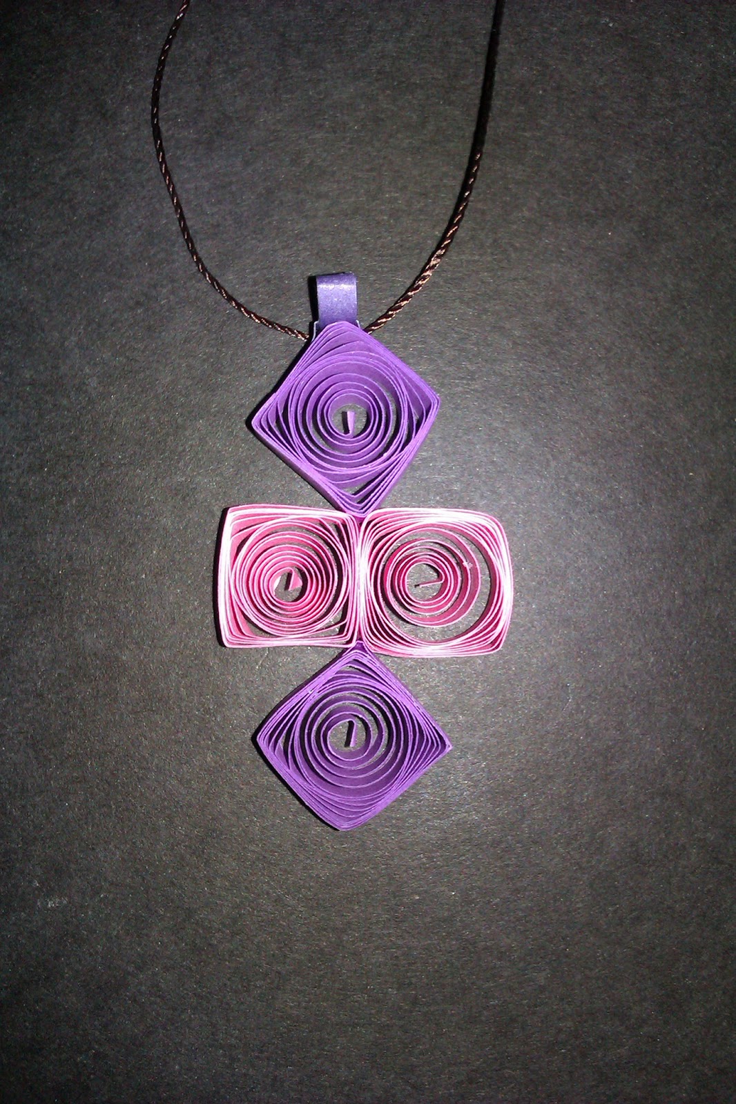 Beautiful Handmade Articles: Beautiful Paper Jewellery