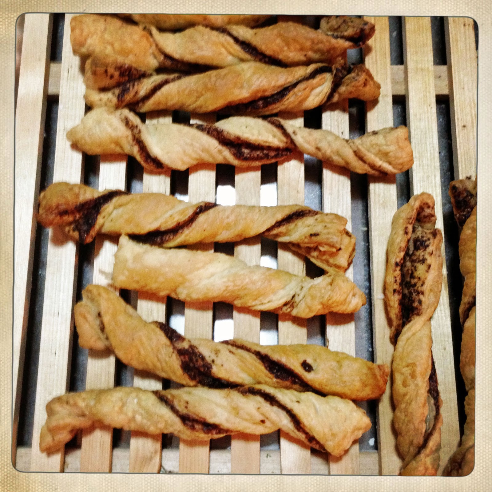 bowlful of comfort: Holiday Edible Gifts: Chocolate Straws