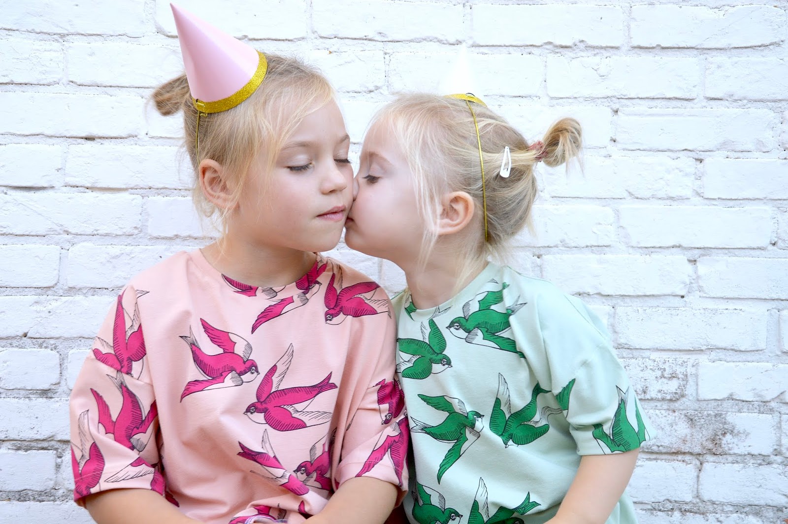 Anna and nelly paradise birds фото